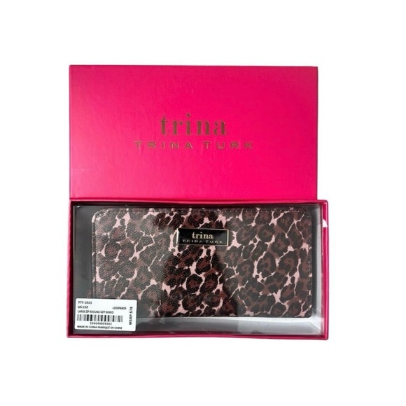 Trina Turk | Bags | Trina Turk Womans Leopard Print Wallet With Zipper ...